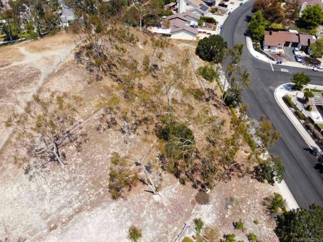 1702 Havenwood Dr, Oceanside, CA 92056 | MLS #260005 SD