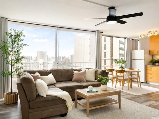 1702 Kewalo St Apt 801, Honolulu, HI 96822