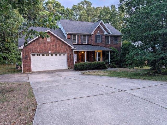 1702 Lakeland Pt, High Point, NC 27265