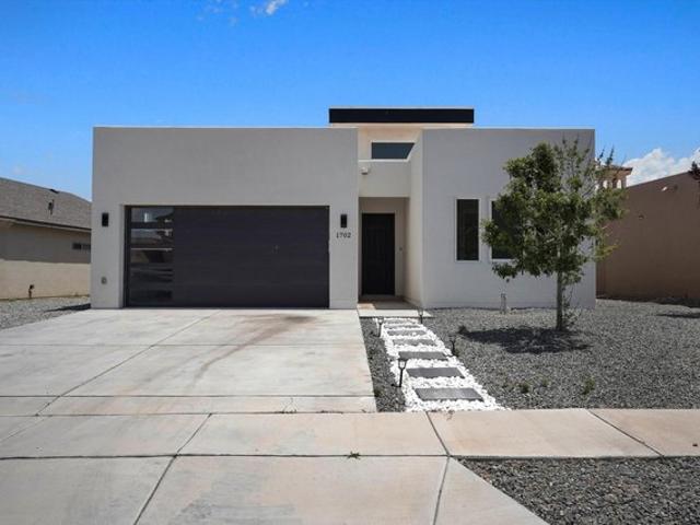 1702 Lark Dr NE, Rio Rancho, NM 87144