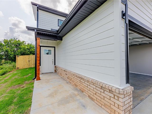 1702 SW Poigai Way 2