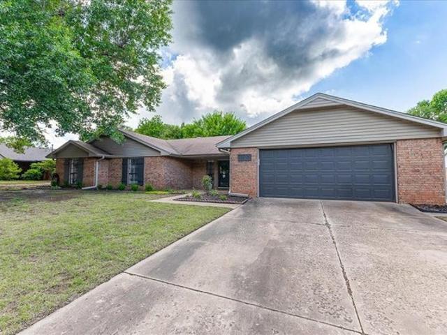 1702 S Hillside St, Stillwater, OK 74074
