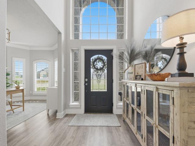 1702 Twin Oaks Circle