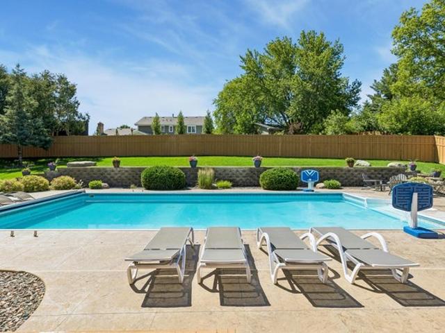 1702 th Ave N, Plymouth, MN 55447