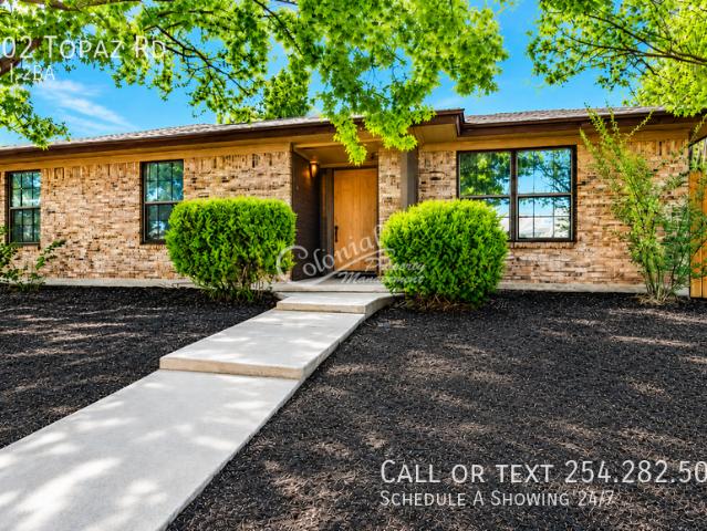 1702 Topaz Rd, 3 beds, 2 full baths