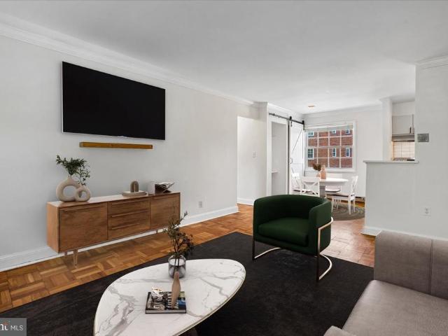 1702 W Abingdon Drive # 201