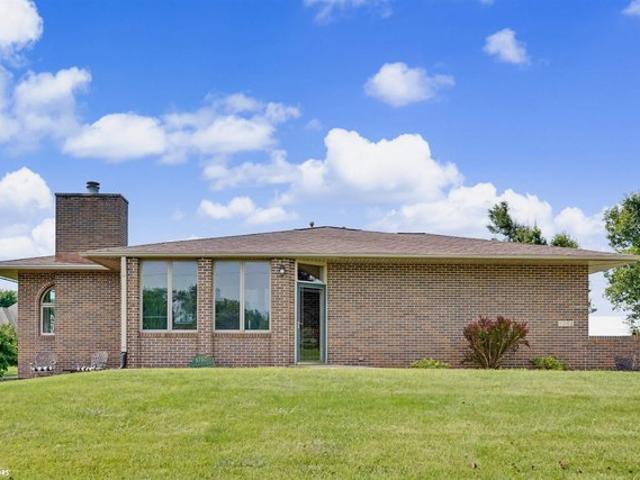 1702 Westwood Dr, Marshalltown, IA 50158