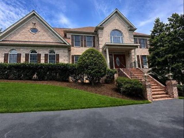 17030 Thousand Oaks Dr, Haymarket, VA 20169