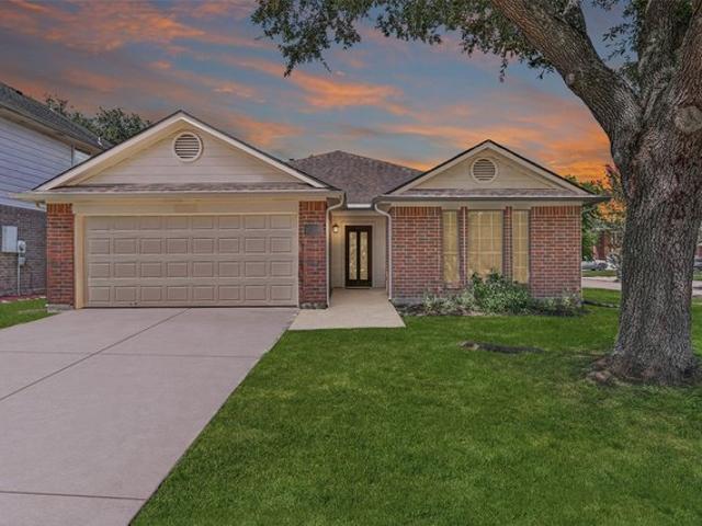 17031 Lighthouse View Dr, Friendswood, TX 77546