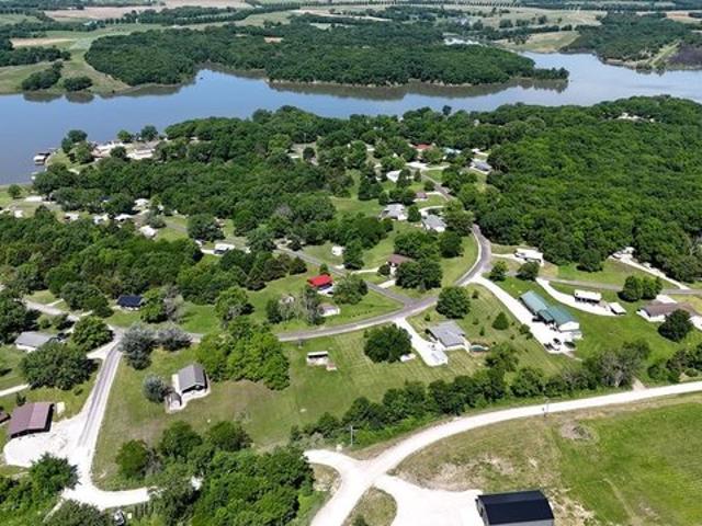 17031 Spring Beauty Dr, Unionville, MO 63565