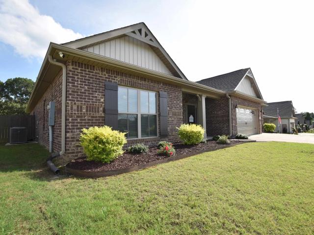 1703 Meadow Brook Dr