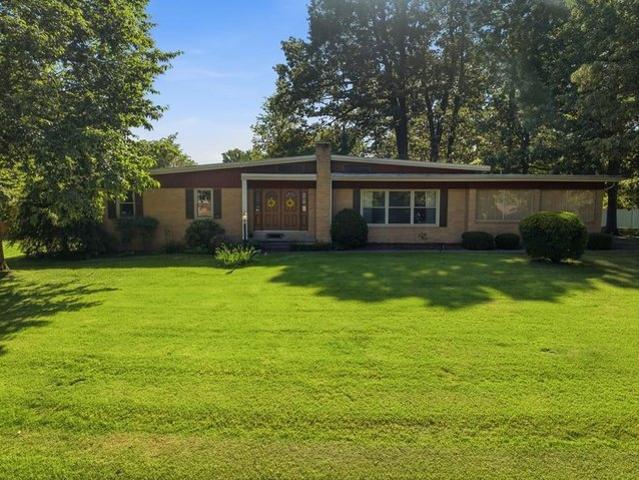 1703 Forest Acres Dr, Madisonville, KY 42431