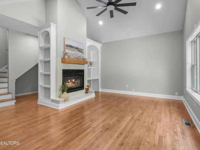 1703 Lively Rd