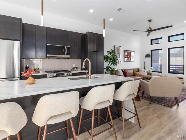 1703 Pallister # 30