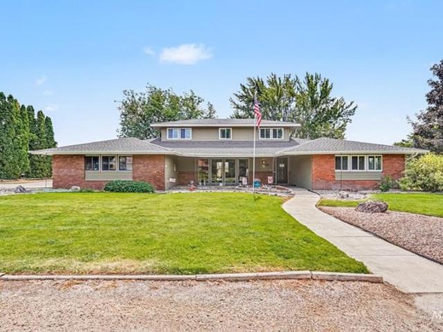 1703 Primrose Dr, Nampa, ID 83686