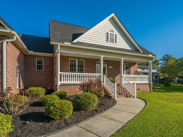 1703 Redwood