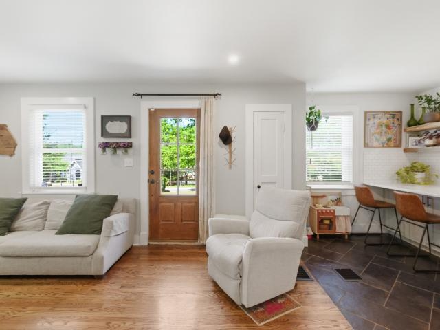 1703 Riverside Dr