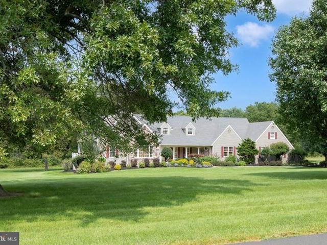 1703 Scott Dr, Newtown, PA 18940