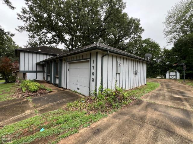 1703 Smoot Drive