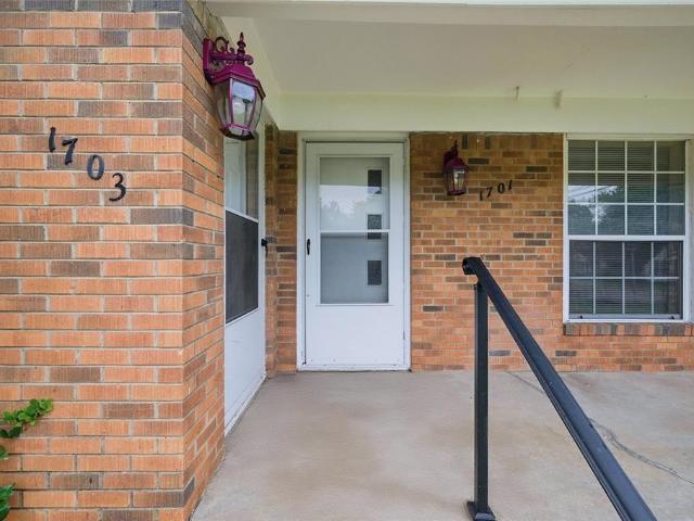 1703 W Elm Street