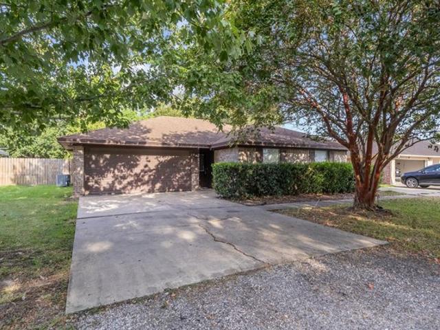 170 Circle Dr, Bridge City, TX 77611
