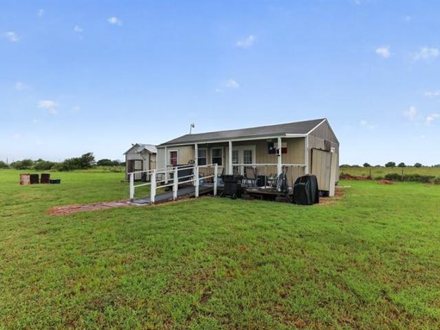 170 Clam Dr, Palacios, TX 77465