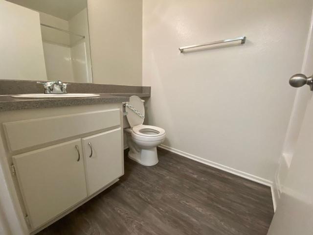 170 Amberway Apartments Studio Apartment for Rent at 489 S Chatham Cir, Anaheim, CA 92806 East Anaheim