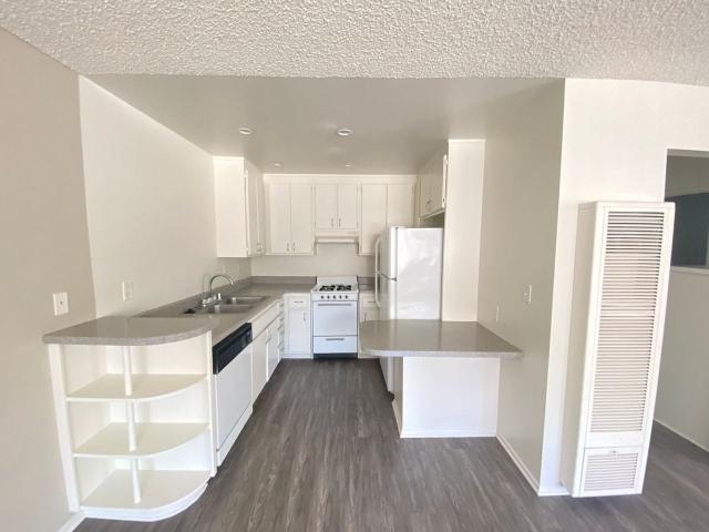 170 Amberway Apartments Studio Apartment for Rent at 489 S Chatham Cir, Anaheim, CA 92806 East Anaheim