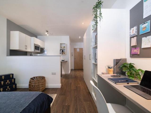 170 Armada Way, Plymouth PL1 Studio to rent £1,018 pcm £235 pw