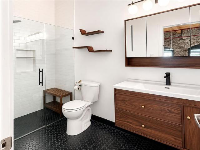 170 Boulevard SE E426