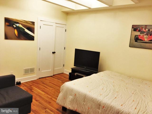 170 Grape St, Unit LOWR, Philadelphia, PA 19127 | MLS #PAPH2613 | Compass