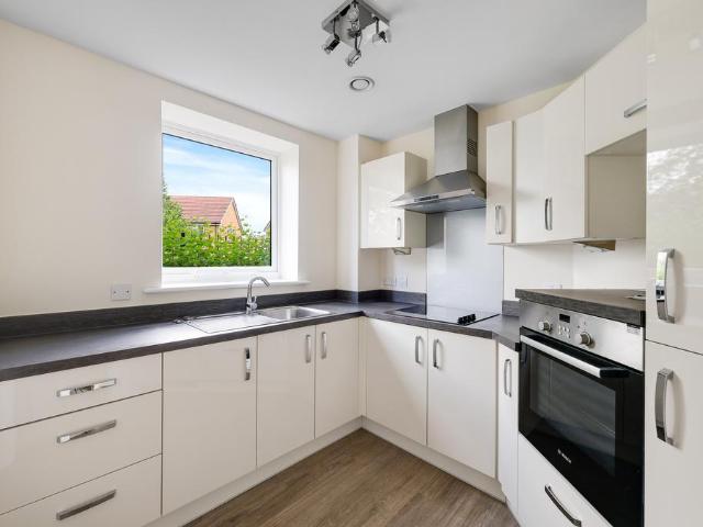 170 Greenwood Way Great Western Park. 2 bed retirement property to rent £3,450 pcm £796 pw