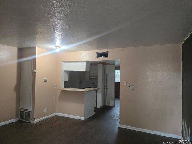170 DE Chantle Rd Apt 704, San Antonio, TX 78201
