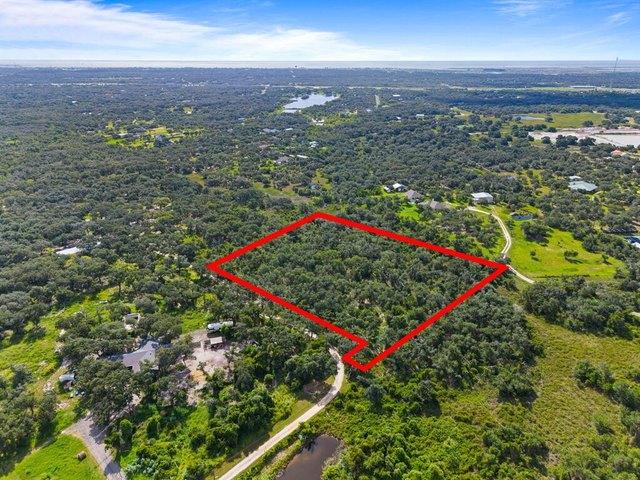 170 Dustin Ln, Rockport, TX 78382