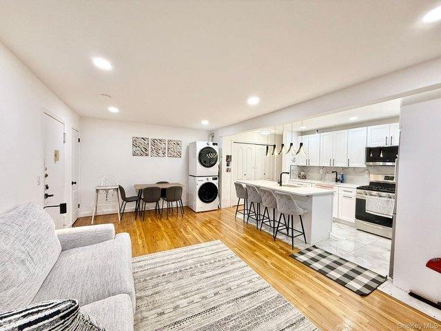 170 Kearsing Pkwy Apt A, Monsey, NY 10952