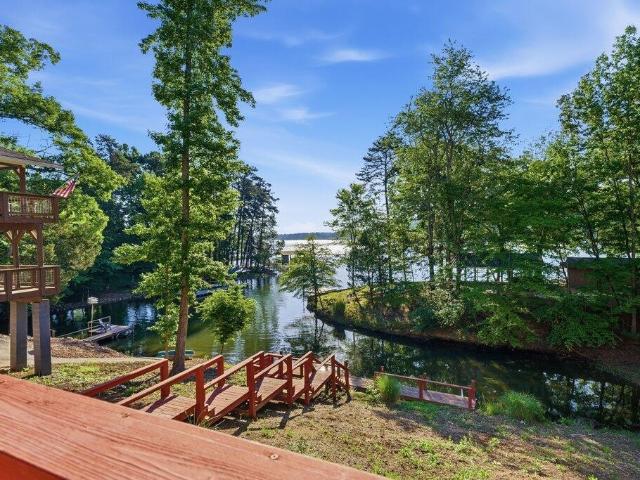 170 Lakeshore Drive