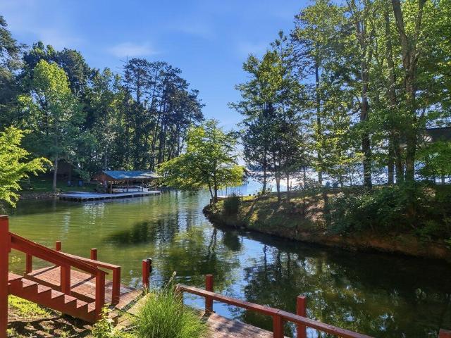 170 Lakeshore Drive