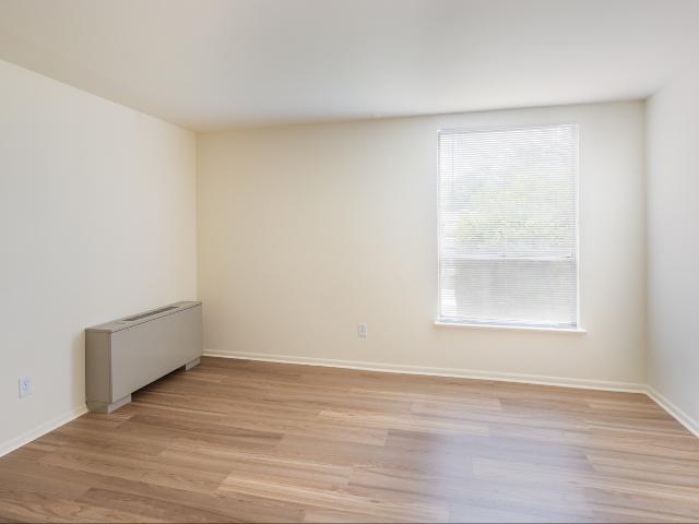 170 Lakeside 2 Bedroom Apartment for Rent at 170 Lakeside Rd, Ardmore, PA 19003 Ardmore