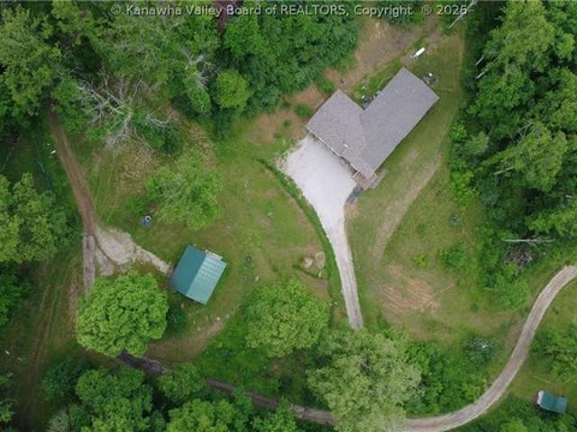 170 Mathews Mtn, Milton, WV 25541