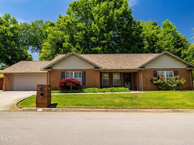 170 Manchester Dr, Maryville, TN 37803