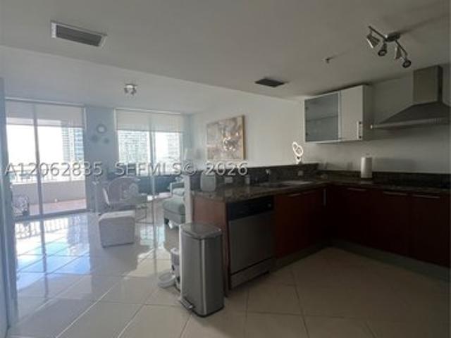 170 SE 14th St Apt 2007, Miami, FL 33131