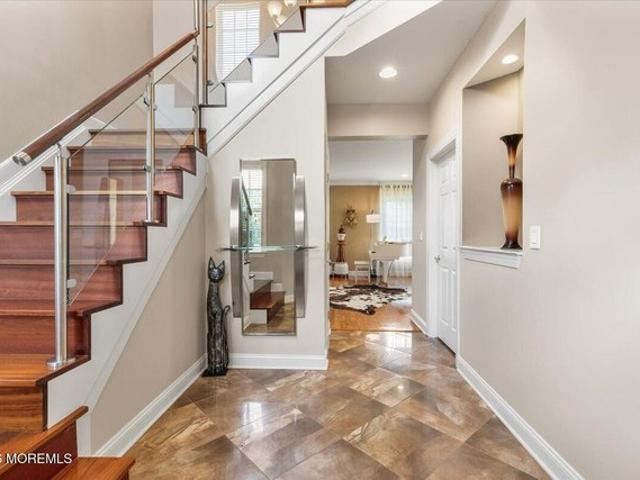 170 Shinnecock Dr, Manalapan, NJ 07726