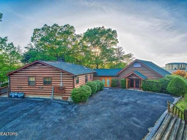 170 Showplace Blvd, Pigeon Forge, TN 37863