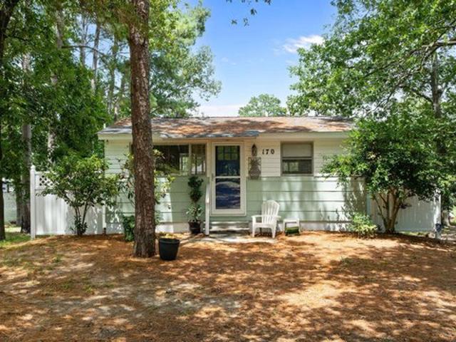 170 Sleepy Creek Dr, Dudley, NC 28333