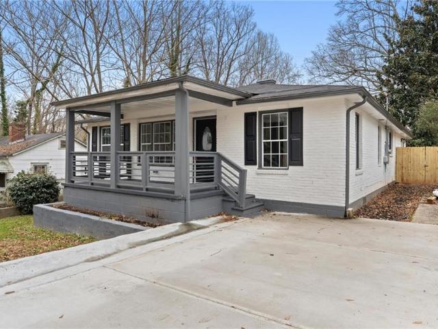 170 Stanhope Circle NW