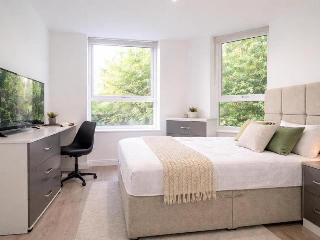 £170 PPPW BILLS INCLUDED* Queens. 6 bed duplex to rent £4,431 pcm £1,023 pw