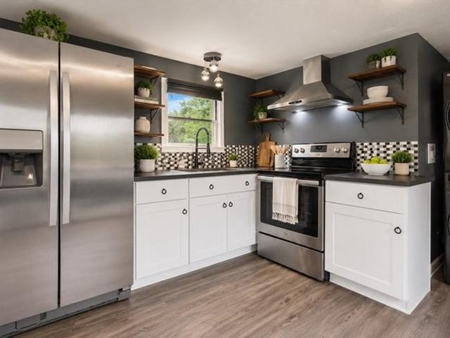 170 Rockland St Apt 9, Hingham, MA 02043