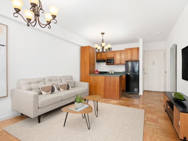 170 W 23RD Street 6Y