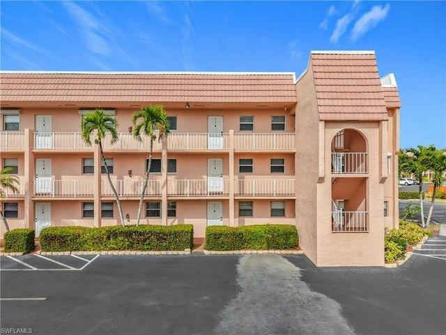 170 Turtle Lake Ct Apt 211, Naples, FL 34105
