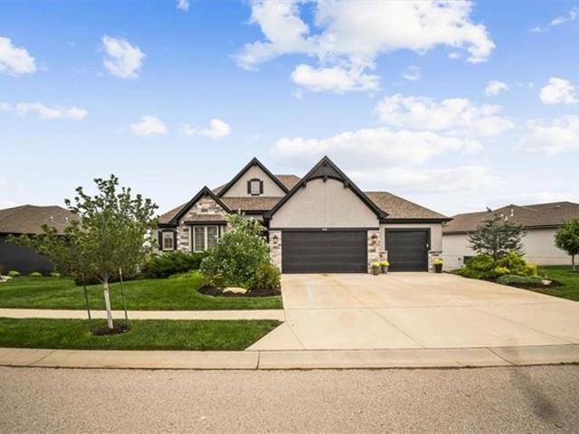 17141 Bradshaw St, Overland Park, KS 66221